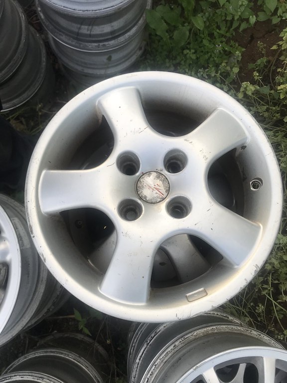 Aluminijumska felna 7J x R15 ET 0
