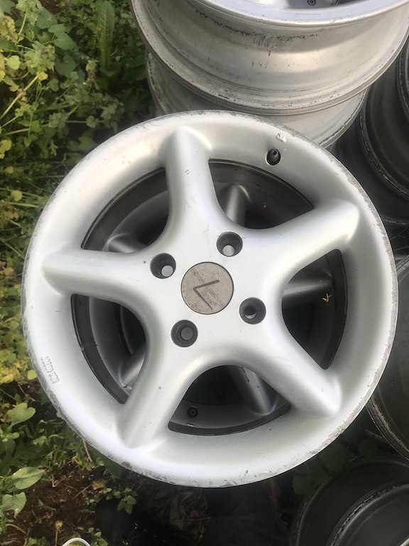 Aluminijumska felna 7J x R15 ET 38