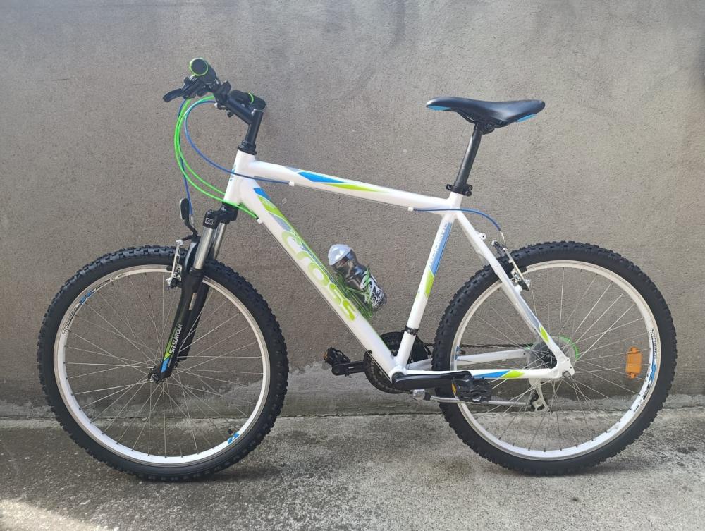 Cross Romero