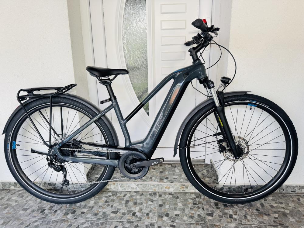 Cube Touring ON.1 Bosch 500Wh ( 2022 ) 300km XS