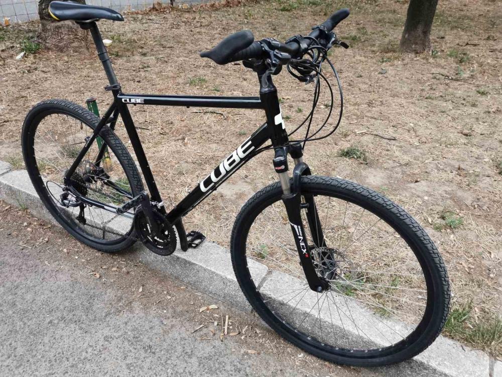 Nemački treking gradski bicikl 58- XL oprema Shima