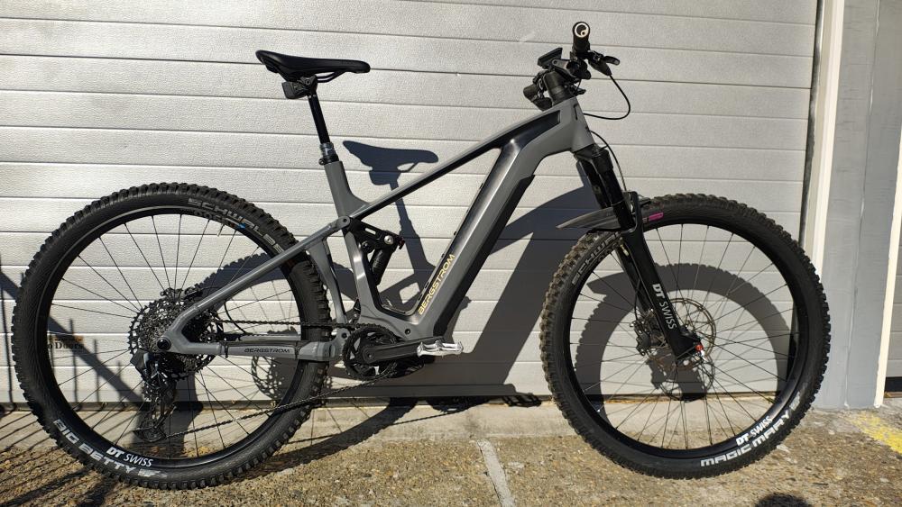 Bergstrom ATV 989 R Carbon AXS, L size