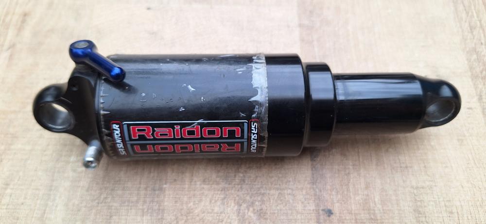 Zadnji amortizer SR Suntour Raidon 165 mm