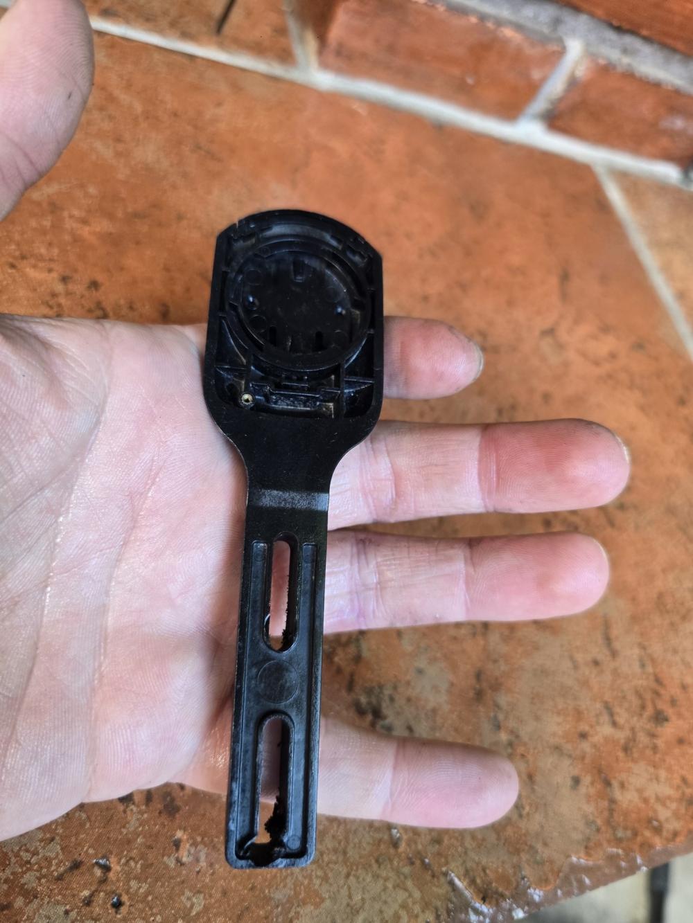 Nosac uredjaja na lulu tj ispod