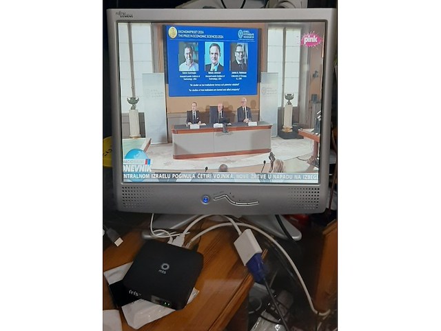 Monitor Fujicu rb17ba 17 inča