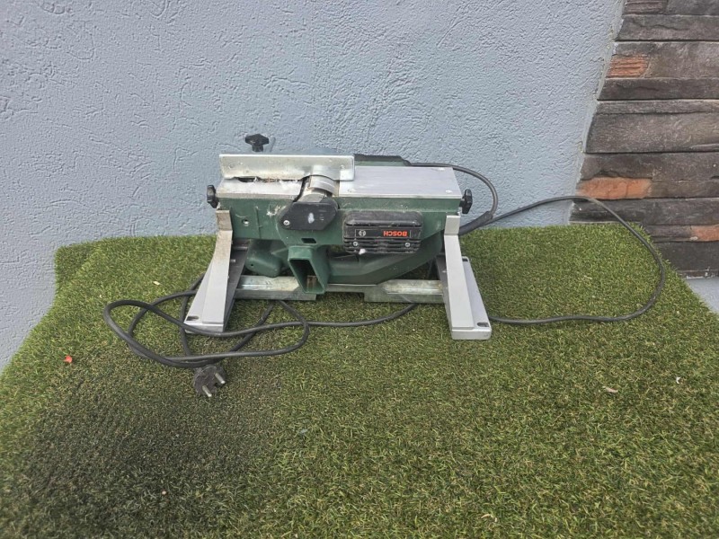 električno rende Bosch PHO 2-82. Kao novo