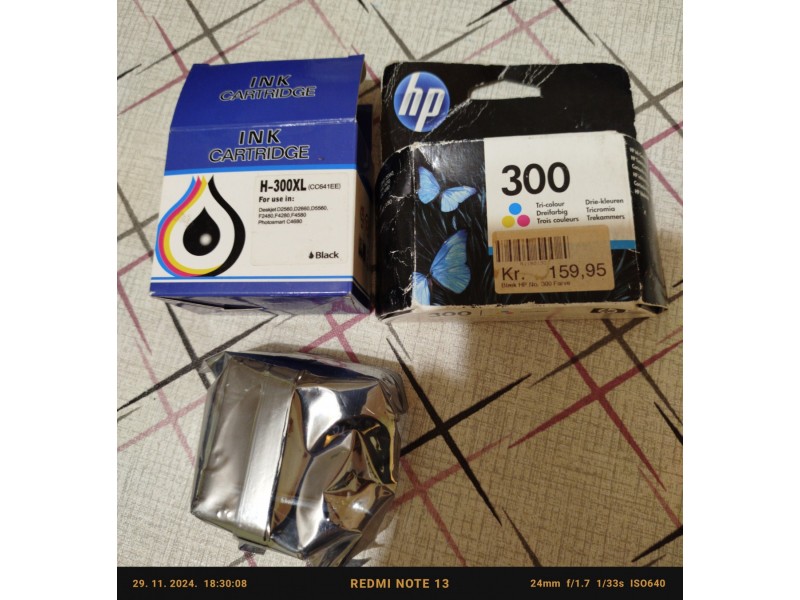 HP 300 komplet crni i kolor kertridž (novo)