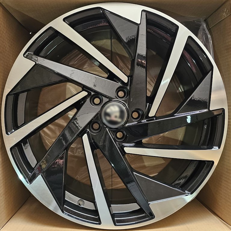 ALU FELNE
8J x19 ET40 5X112