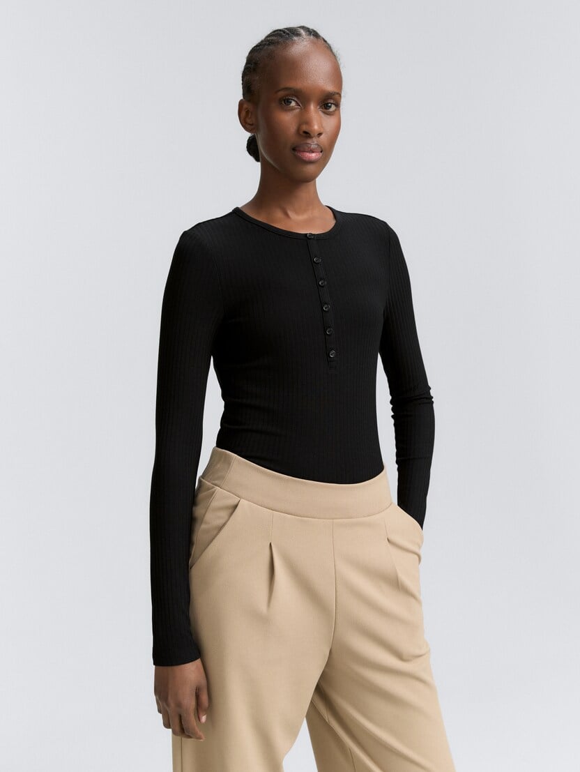 Majica sa Henley izrezom