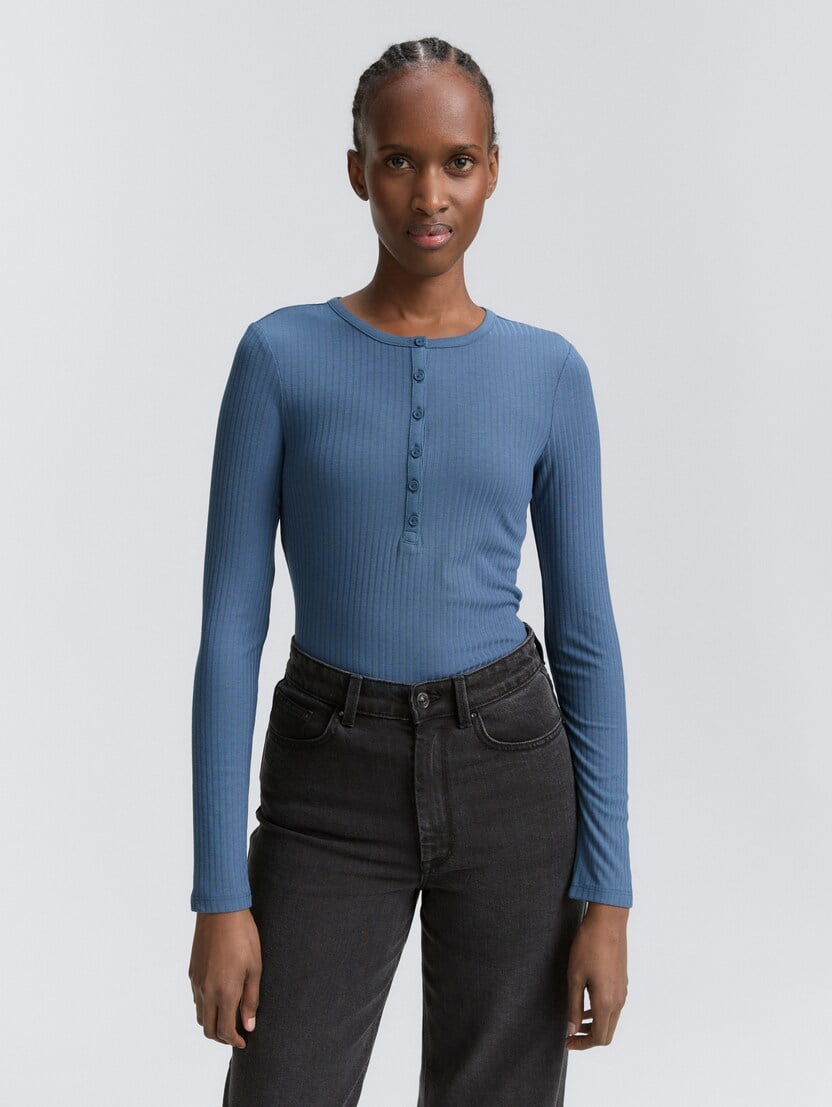 Majica sa Henley izrezom