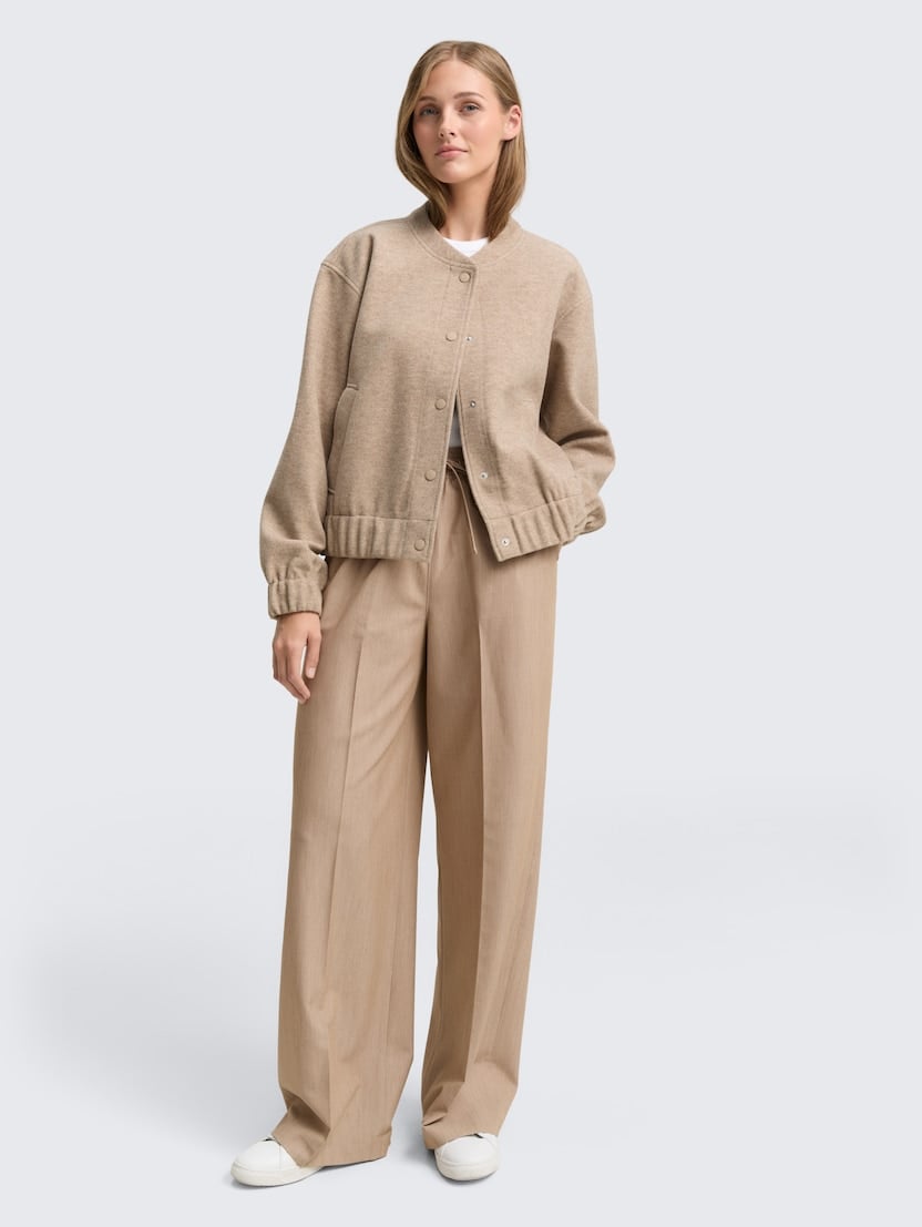 Pantalone sa širokim nogavicama