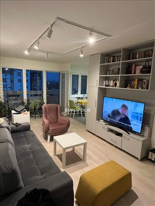 Lux-Blok 63,renoviran 66m², Odmah Useljiv + Garaža