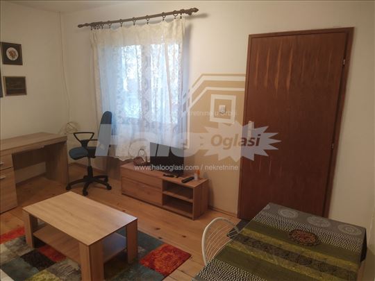 Izdajem garsonjeru za studente