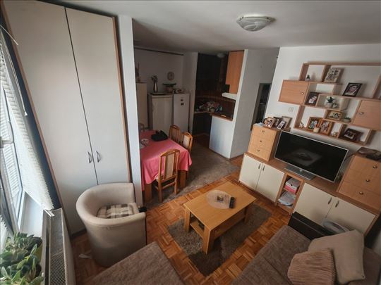 Izdavanje-stan u blizini Kolonske kapije