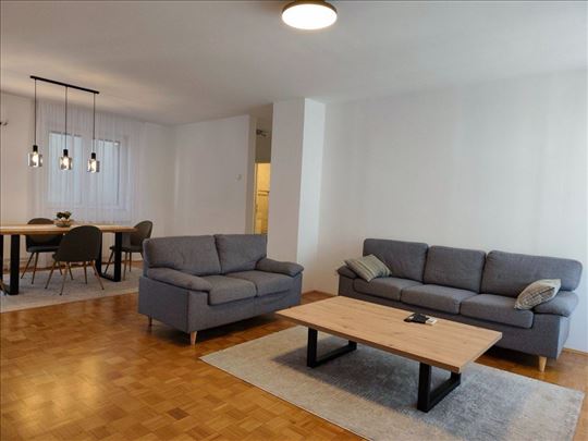 Luksuzan dvosoban stan na Vračaru – 78 m² komfora