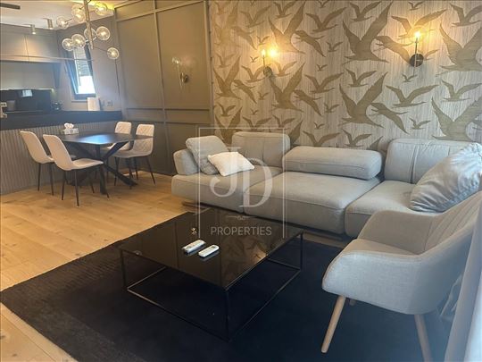 Luksuzan četvorosoban stan za izdavanje,Square 43,