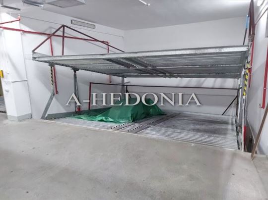 Crveni krst, Gajeva, gar.mesto na -3 nivou, 12m2
