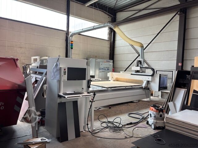 CNC machining centar
HOMAG CENTATEQ N-500