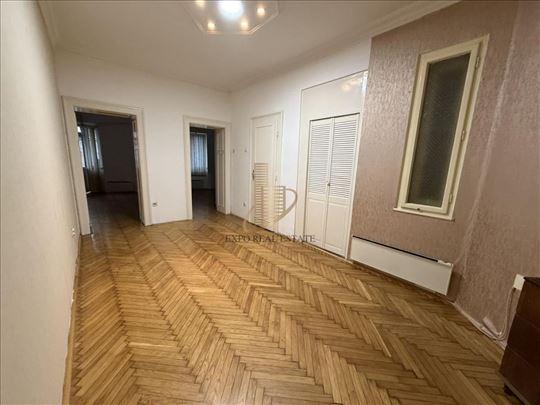 Izdavanje 3,0 stan za poslovnu delatnost 60m2