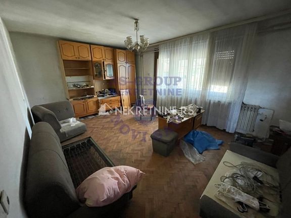 Na prodaju kuca u Celarevu