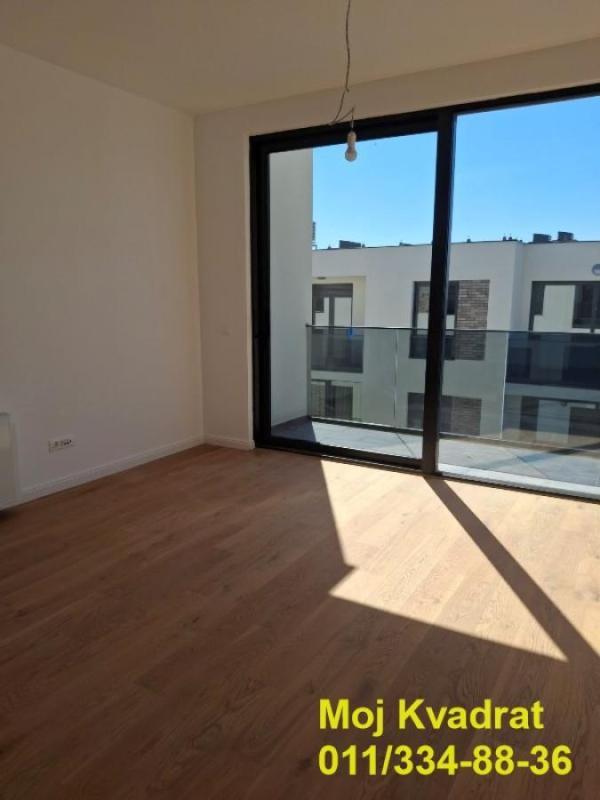 Trosoban stan na prodaju, 81m2, 275.400€