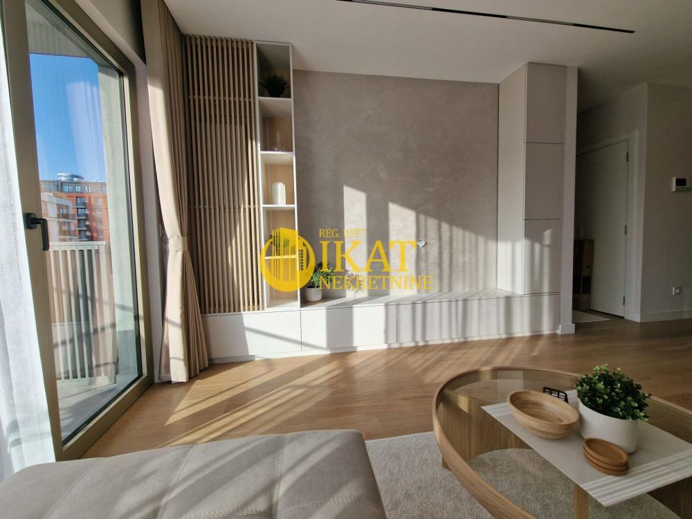 Trosoban stan za izdavanje, 73m2, 2.500€