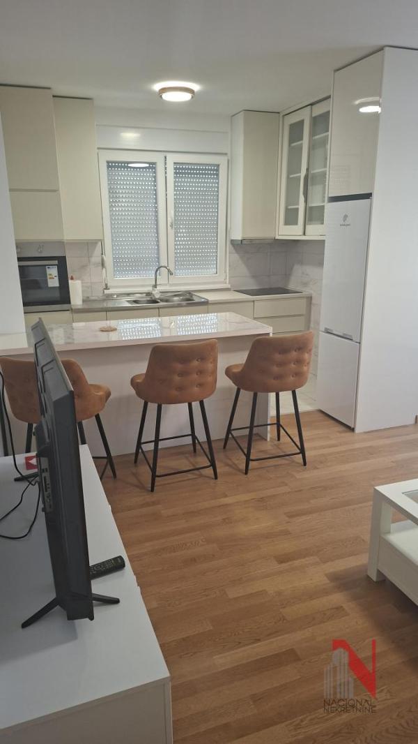 VRŠAČKA, Dvosoban stan za izdavanje, 46m2, 450€