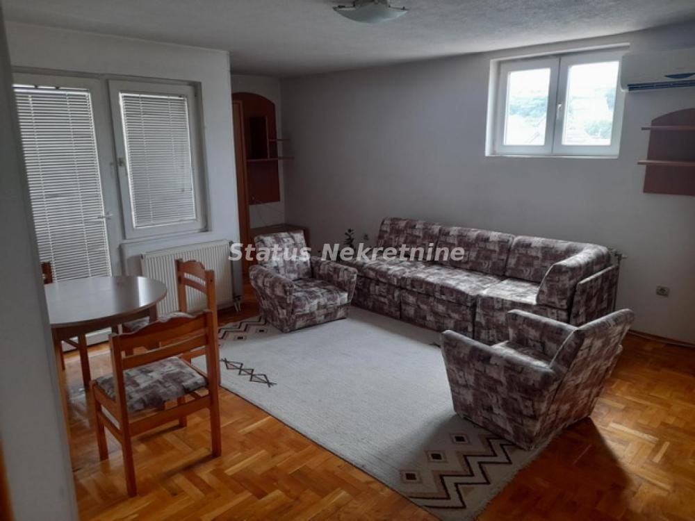 Trosoban stan za izdavanje, 50m2, 450€