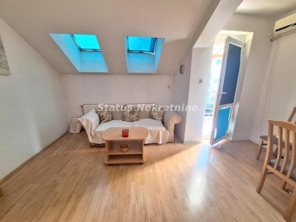 Trosoban stan za izdavanje, 70m2, 400€