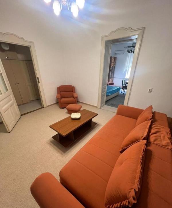 Trosoban stan za izdavanje, 86m2, 450€