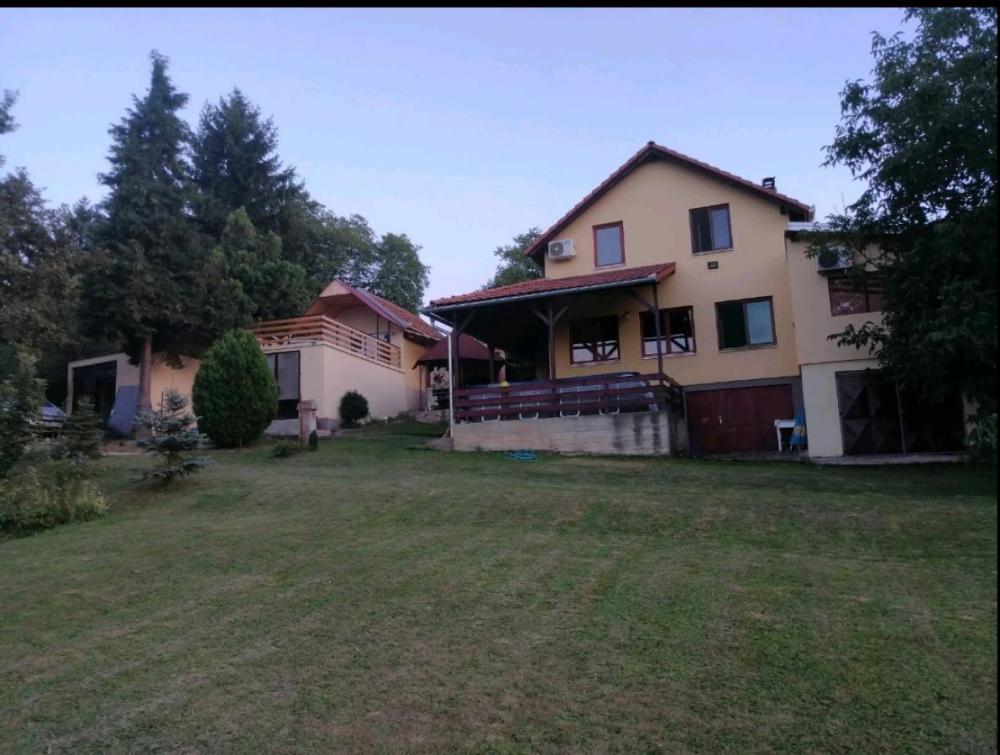 Kuća na prodaju, 180m2, 398.000€