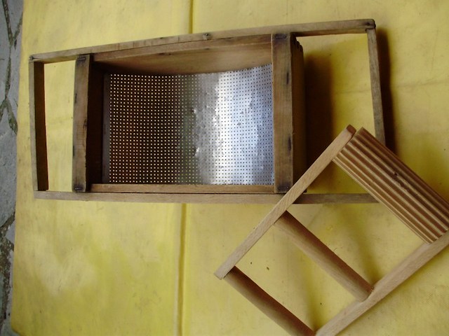 pasirka drvena.