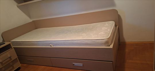 Single krevet sa dusekom i fiokama
