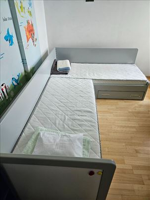 Dečiji kreveti, ugaono, spojeni, 2 kom, polovno
