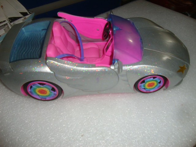 Barbikin automobil