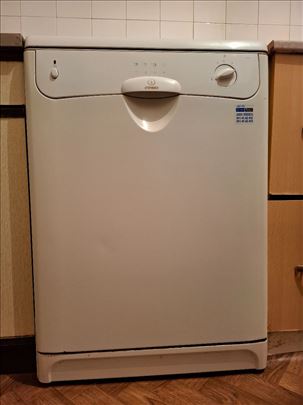 Indesit sudomašina