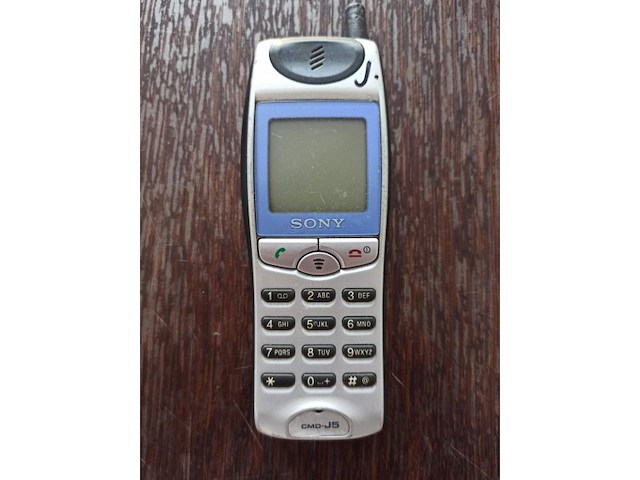 sony cmd-j5 kolelcionarski primerak ,neispravno