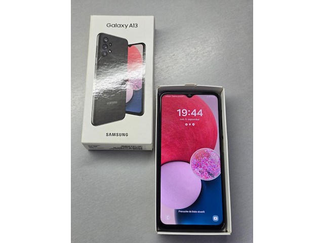 Samsung A13  Crna, KORIŠĆEN, dobro stanje, kompletno pa