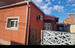 Prostrana kuća u mirnoj ulici, blizu centra Niša