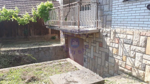 Prodajem Kuću, Klisa