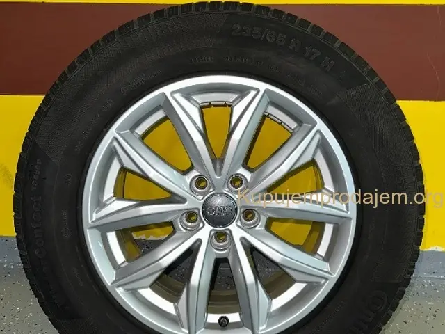 Prodajem gume i felne za audi Q5