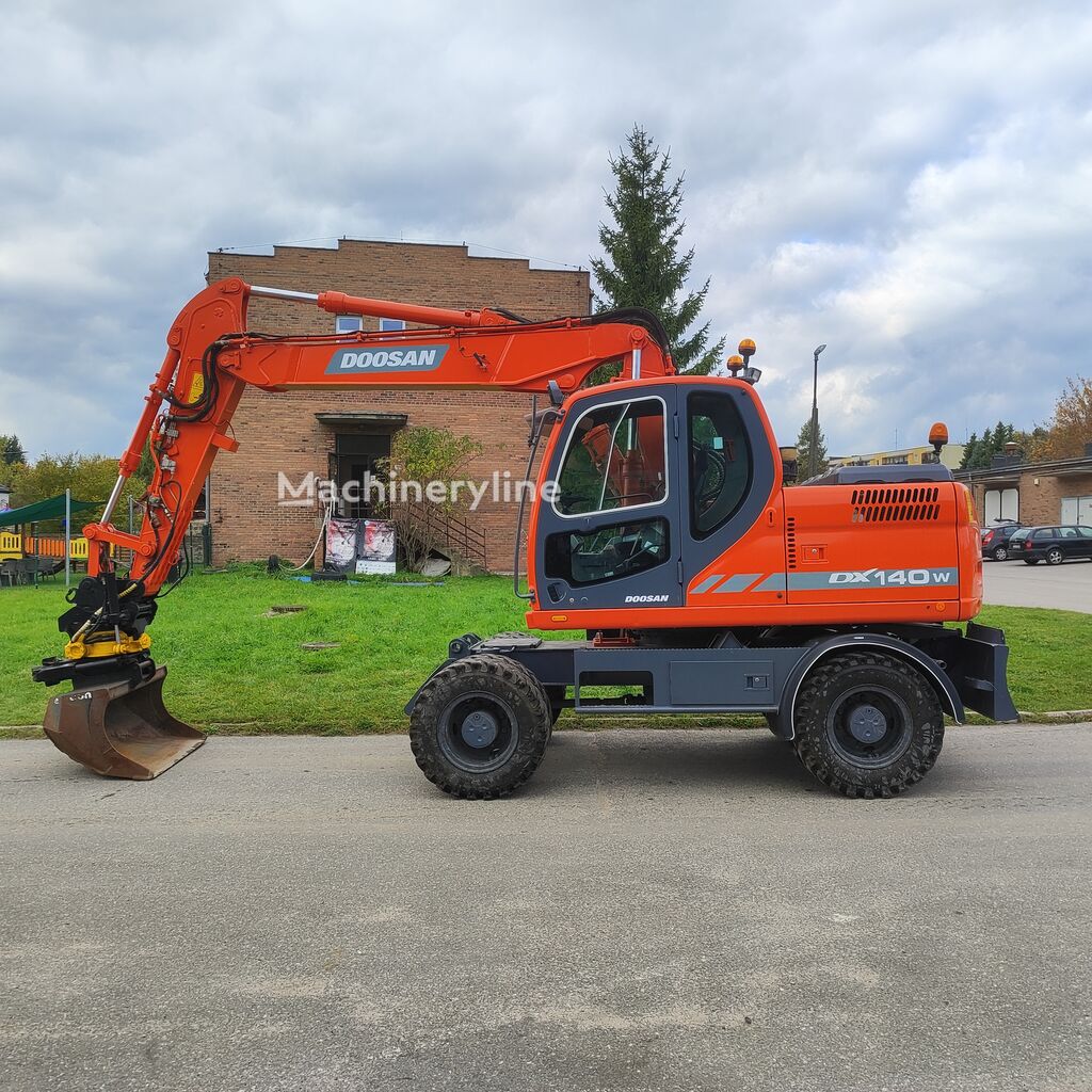 Doosan DX140 bager točkaš