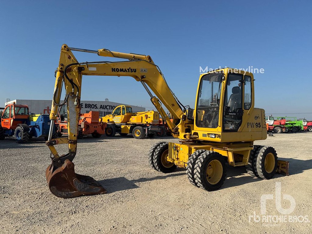 Prodaje se Komatsu PW98 bager točkaš na aukciji