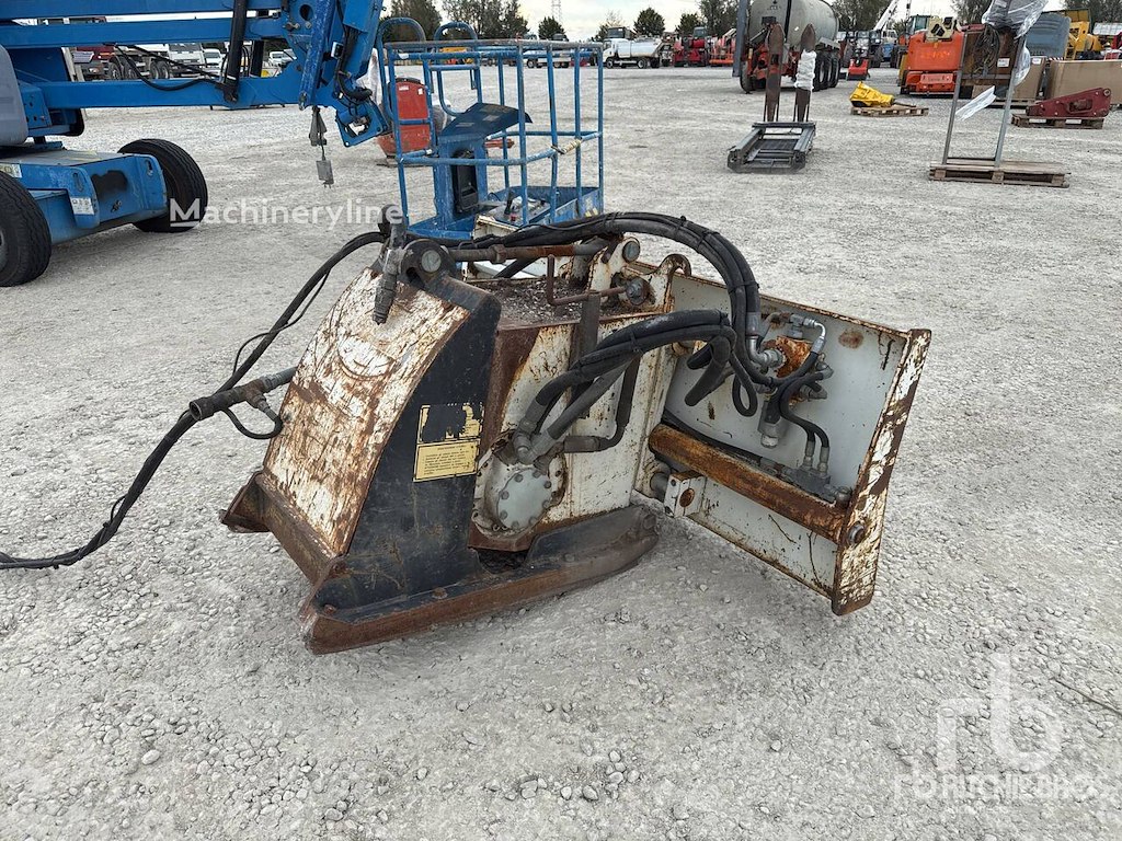 Prodaje se Simex PL400 rovokopač na aukciji