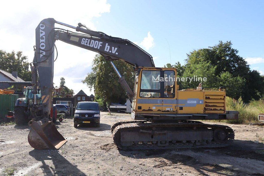Prodaje se Volvo EC230B bager guseničar na aukciji