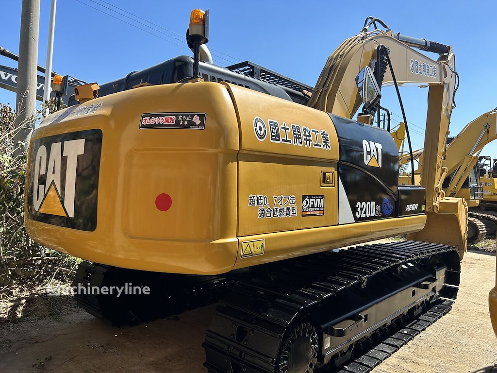 Novi Caterpillar 320D2L bager guseničar