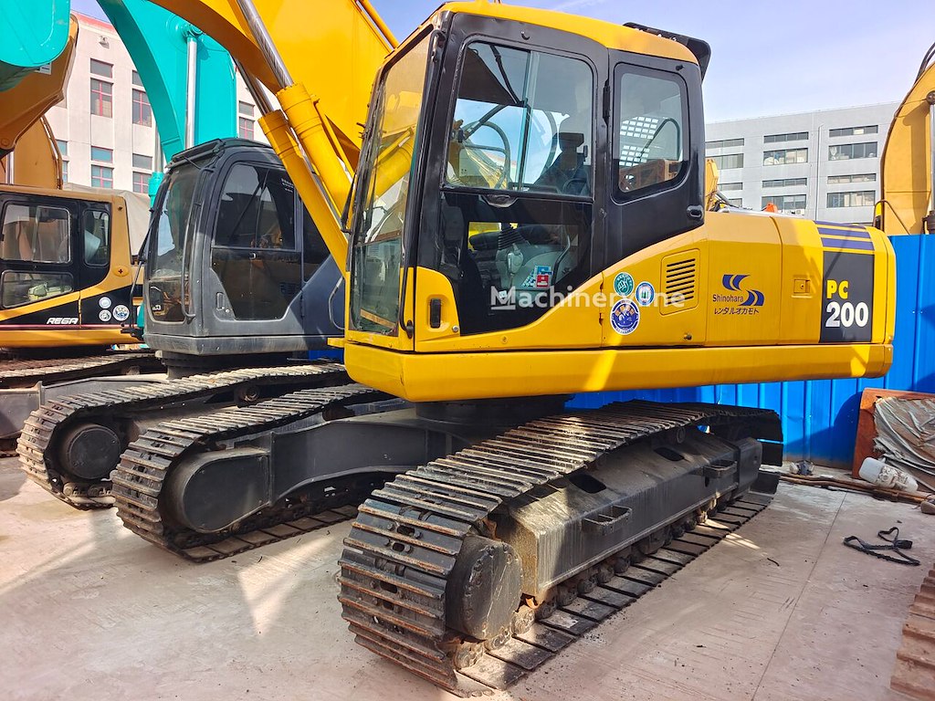 Komatsu PC200-7 bager guseničar