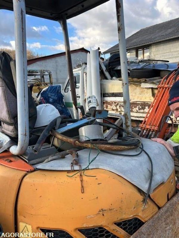 Prodaje se Fiat-Kobelco E25SR mini bager na aukciji