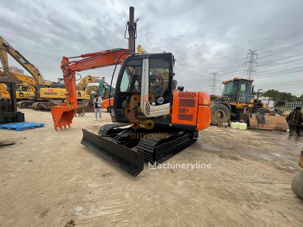 Hitachi ZX70-3 bager guseničar