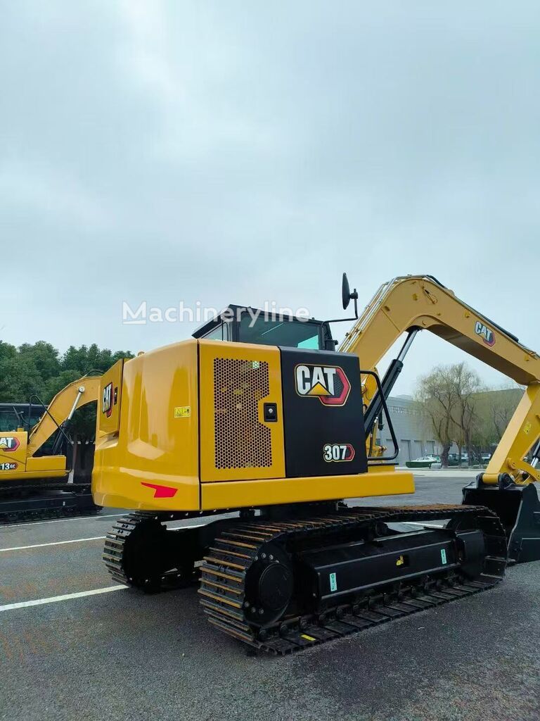 Novi Caterpillar 307 midi bager